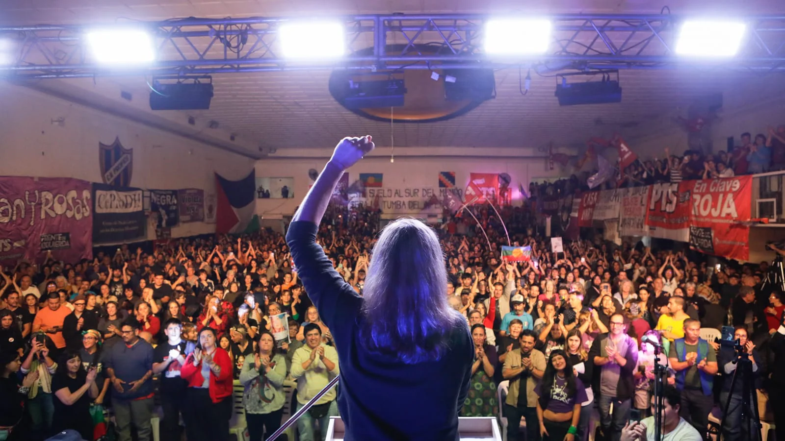 Myriam Bregman reunió a una multitud en Neuquén: “Organicemos la bronca ...